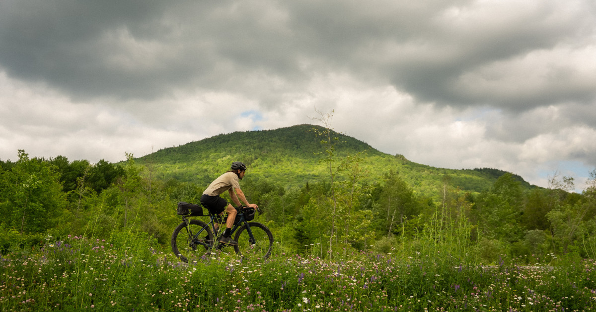 Vélo d'aventure avec Dominick Ménard | Cantons-de-l'Est (Estrie)